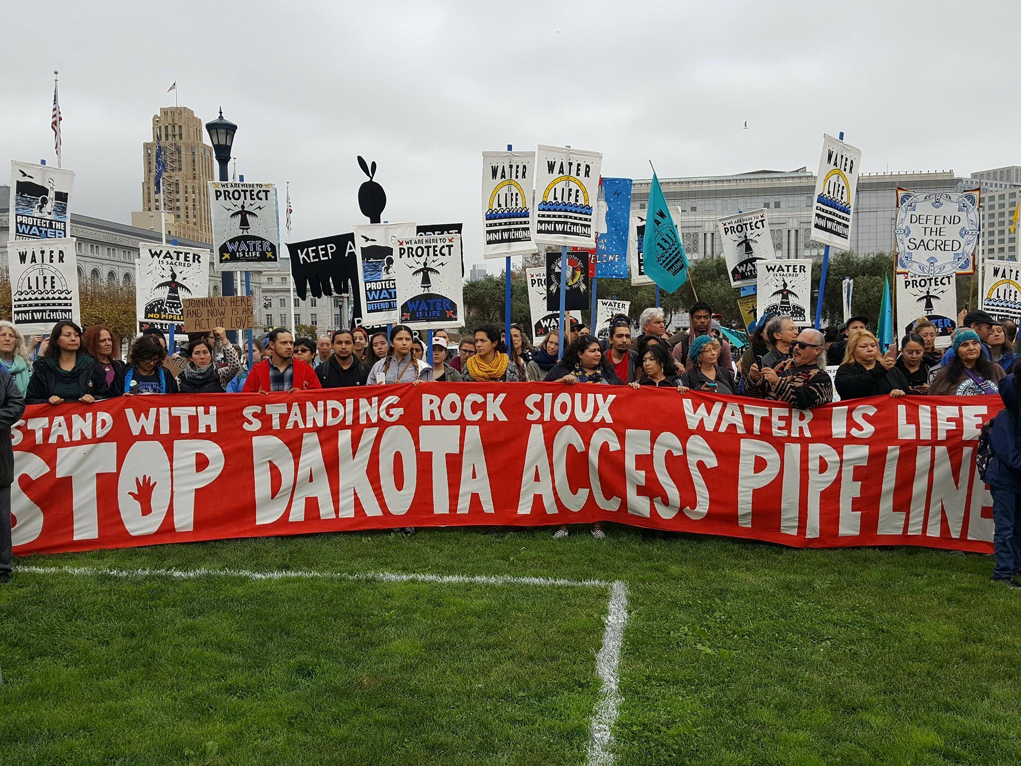 La tribù Sioux Standing Rock vince la battaglia ambientale contro la DAPL